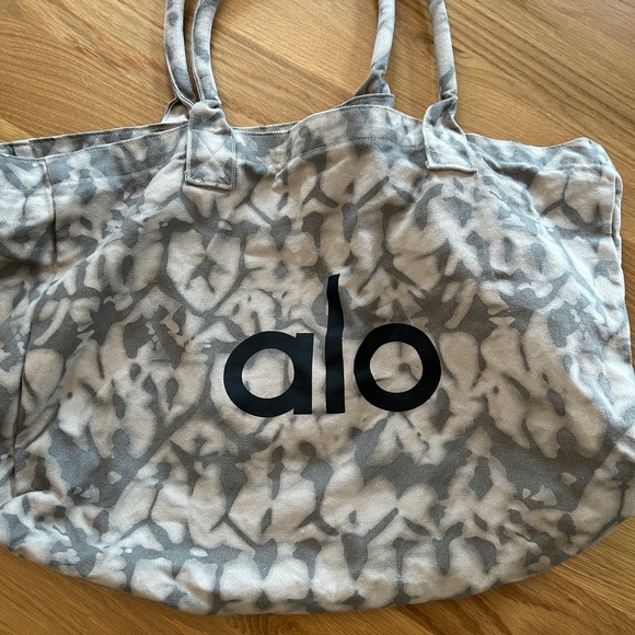 ALO Yoga | Bags | Alo Yoga Shopper Tote Grey Tiedye Shopping Tote Bag ...